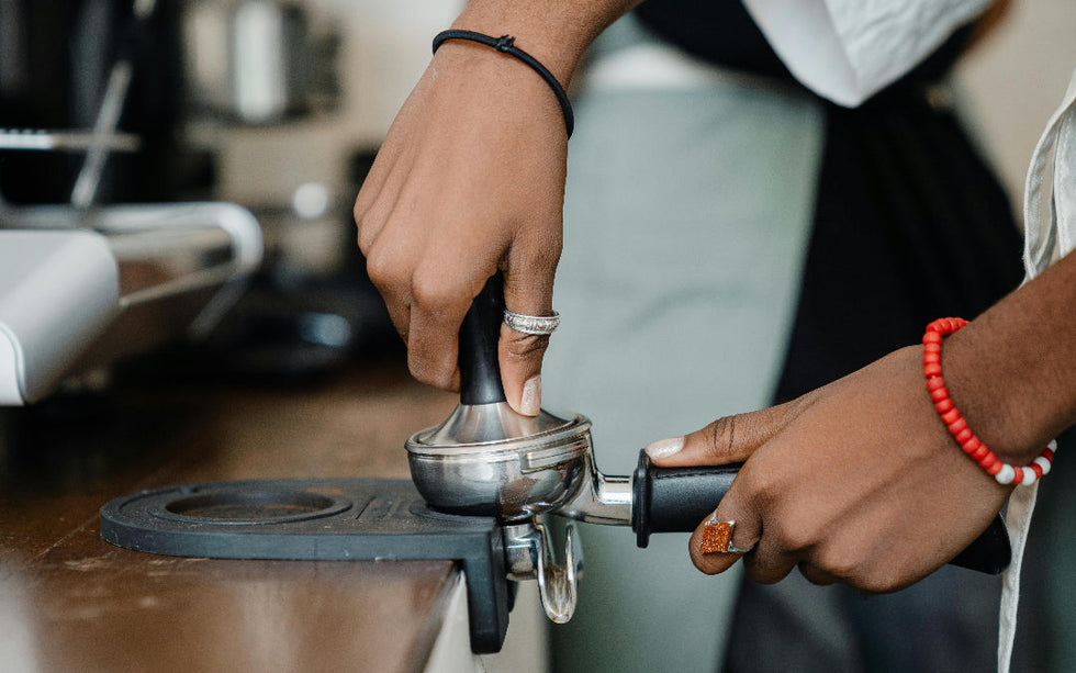 How to tamp espresso: a step-by-step guide for perfect coffee techniqu ...